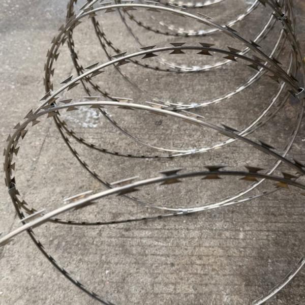 Quality BTO-16 Galvanized Razor Barbed Wire / Heavy Duty Anti Climb Coil For Industrial Park for sale
