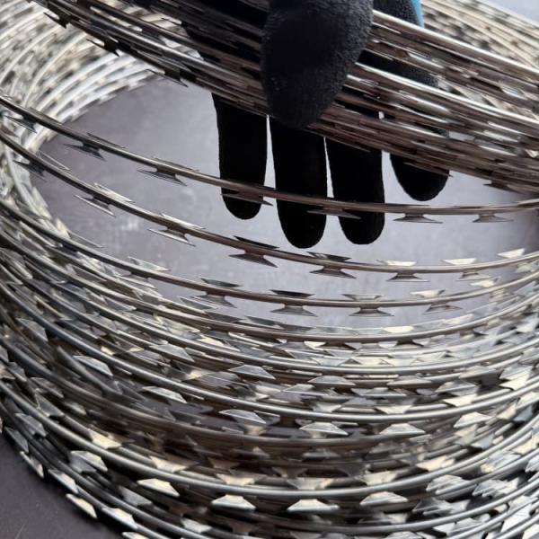 Quality BTO-30 High Tensile Steel Razor Wire / Extra Long Life Coil For Oil Refinery for sale