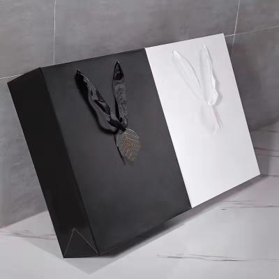 中国 カスタムプリント 紙袋 買い物用 販売のため