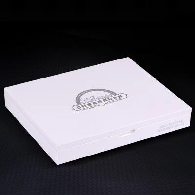 China Custom Order Accepted Cigar Packaging Box for Customized Packaging Solutions for sale