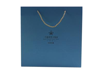 中国 ハンドルのハンドメイド200gsmペーパー材料が付いているCMYKのロゴの青い紙袋 販売のため