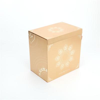 Cina Contenitore di regalo magnetico pieghevole di rettangolo con il materiale del bordo di avorio del coperchio in vendita