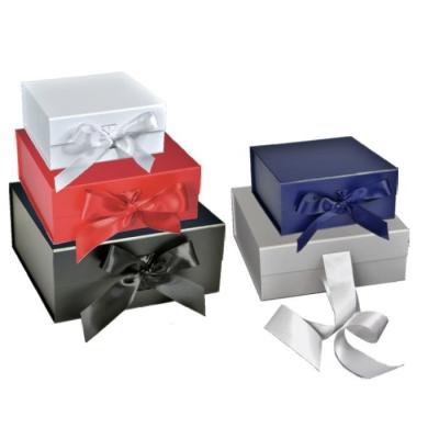 Cina Contenitori di regalo magnetici del legame del nastro Matte Chocolate Box Packaging in vendita