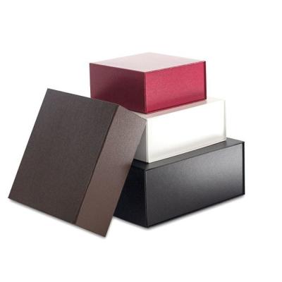 Cina Scatola d'imballaggio rigida delle similpelle pieghevole con chiusura magnetica in vendita