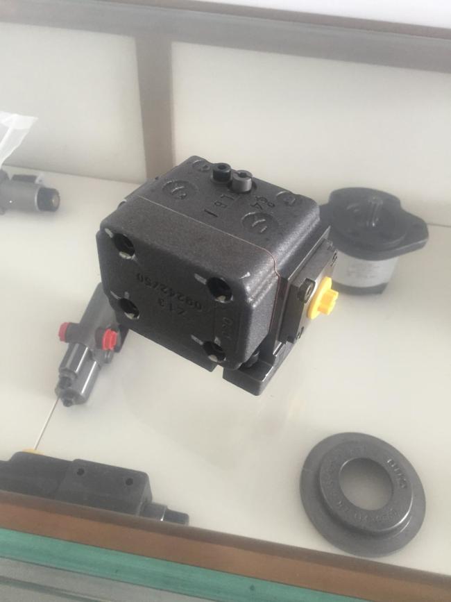 A4vg90/125/180/250 HD1 HD3 Hydraulic Control Valve for Rexroth in Stock