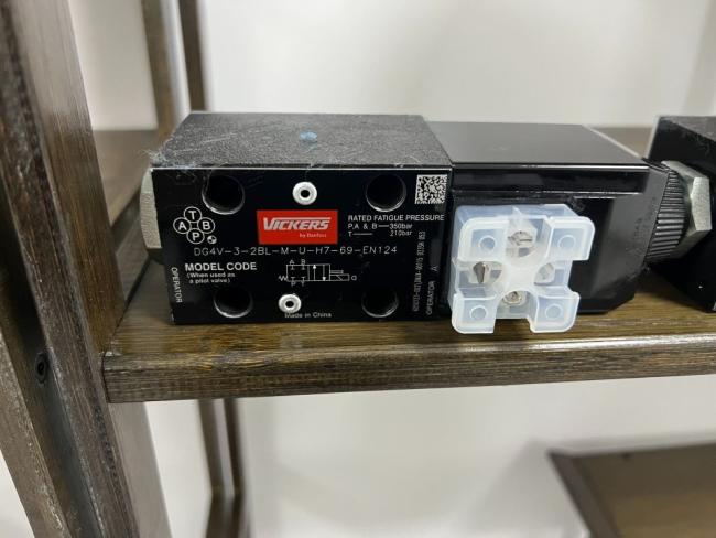 Solenoid Valve, Dg4V-5s-31cj-M-U-H5-20, Hydraulic Spare Parts. Control, Industrial Machine