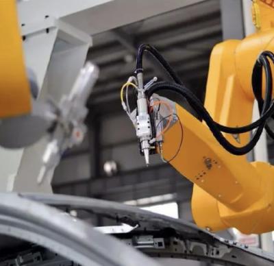 China Software de solda do robô industrial que gera automaticamente curvas do corte da curva da borda do braço à venda