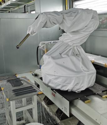 China Coberturas protectoras para robots de color blanco con velcro / cremallera para robots industriales en venta