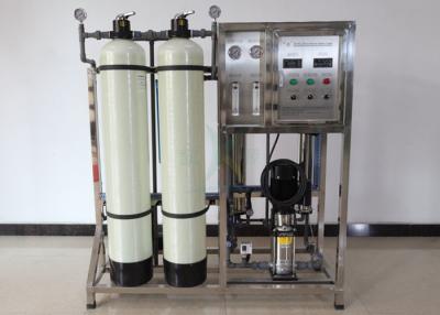 Cina Il controllo manuale e filtrazione di osmosi inversa del sistema di depurazione delle acque del RO del carro armato 0.5TPH di FRP piantano i prodotti chimici 500LPH in vendita
