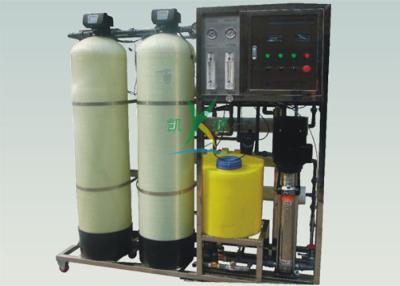 中国 FRPタンクが付いている塩気のある水逆浸透の水処理システム1000LPH 販売のため