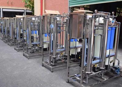 Cina Sistema di depurazione delle acque stabile del RO di funzionamento con la struttura compatta dello sterilizzatore UV in vendita