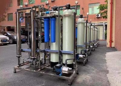 Cina Sistema di depurazione delle acque stabile del RO di funzionamento con la struttura compatta dello sterilizzatore UV in vendita
