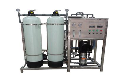 Cina 750LPH impianto per il trattamento delle acque bevente, sistema a acqua di osmosi inversa industriale FRP in vendita