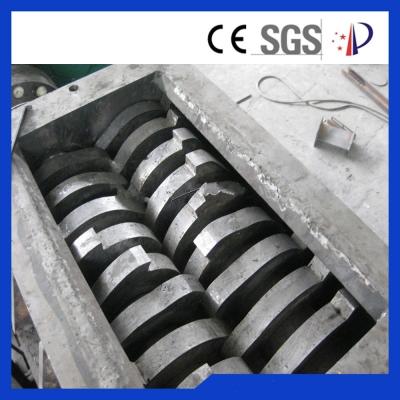 Cina Attrezzatura di gomma 350Rpm di granulazione di dovere di Heary con 20pcs Baldes in vendita