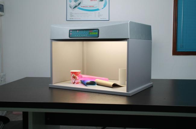 TILO P60+ 6 Light Source D65 TL84 UV F CWF TL84 Colour Check Machine Color Assessment Cabinent
