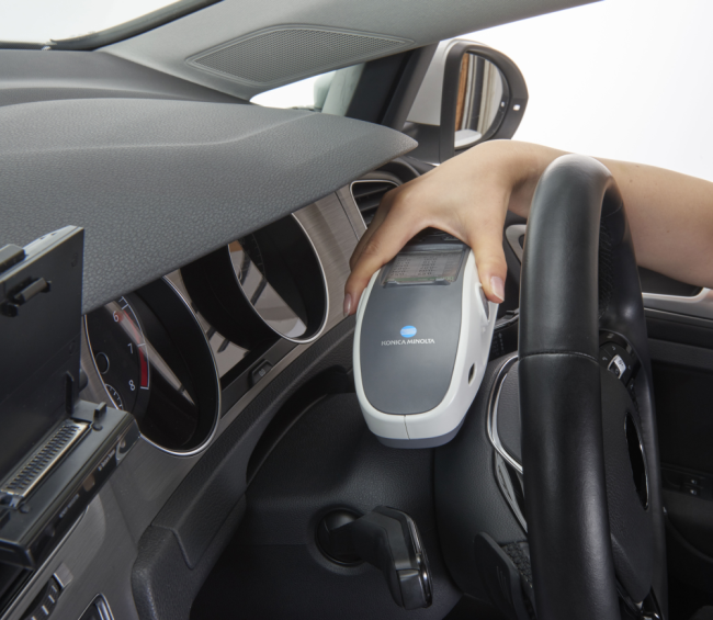 CM-25cG 45°c:0° geometry portable spectrophotometer with high performance 60°-gloss-sensor.