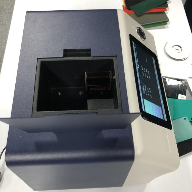 Spettrofotometro YS6010 del piano d'appoggio per colore L uno strumento della prova di Munsell s-RGB HunterLab di opacità di delta E di b