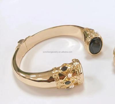 China Plating Brass Bangle Bracelets Cuff Jewelry Garnet Stones Silver Jewelry Glitter CZ for sale