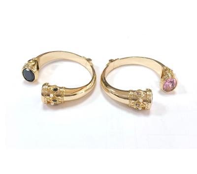 China Plating Brass Bangle Bracelets Cuff Jewelry Garnet Stones Silver Jewelry Glitter CZ for sale