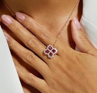 Cina Clover Cultivation Red Treasure Necklace S925 Silver Color Pendant Collarbone Chain in vendita