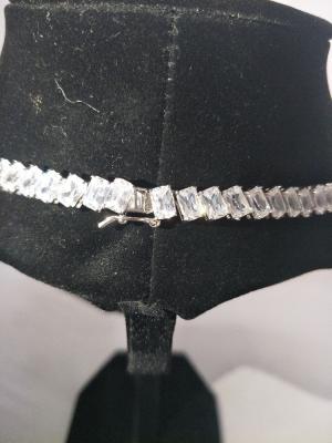 Cina Pantaloni Bling Bling con rivestimento in rodio, collana da tennis bianca da 16 pollici. in vendita