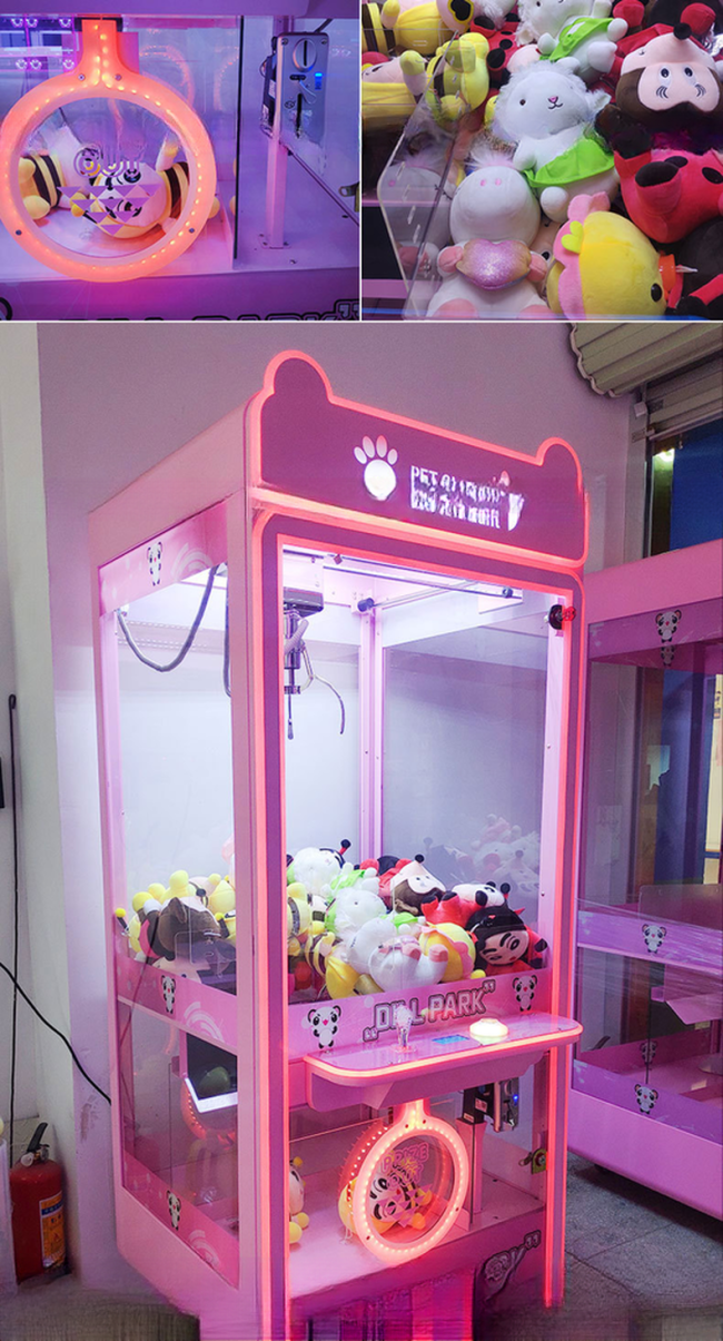 Interior view showing prize compartment