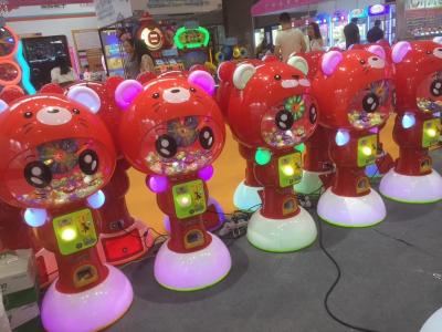Cina Dreamland moneta azionata premio di plastica vending capsula giocattolo macchina da gioco per il centro di intrattenimento in vendita