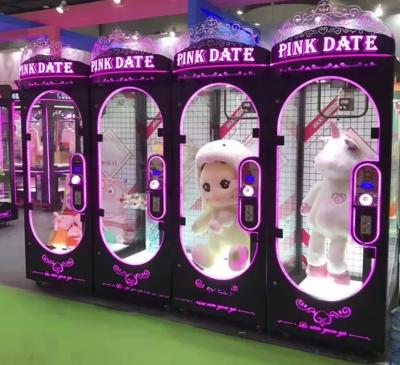 Cina Commerciale vetro trasparente regalo premio giocattoli con artigli ripieni gru macchina arcade per il centro commerciale in vendita