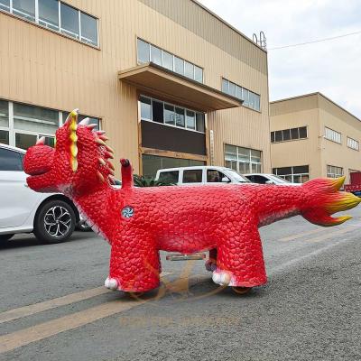 Cina Passeggiata animata di dinosauri rosso vibrante per bambini in vendita