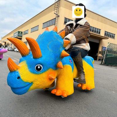 China Passeio de Dinossauro Elétrico com Design de Triceratops para Centros de Entretenimento, Capacidade de 100kg à venda