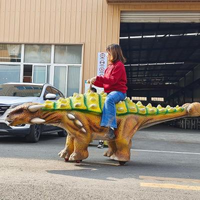 Cina Dinosauro camminante realistico Animatronic Dinosauro su misura Per il centro commerciale in vendita