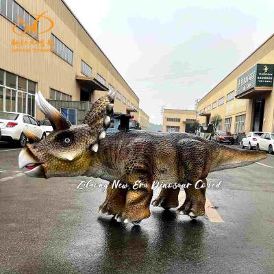 China Passeio de Dinossauro Animatrônico Triceratops Realista para Parque Jurássico, Carga de 150kg, OEM à venda