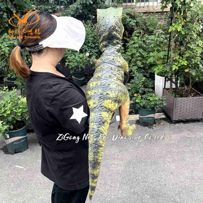 Cina Dimensioni personalizzate pupazzo di mano di dinosauro bambino T Rex verde per spettacolo sul palco e giardino in vendita