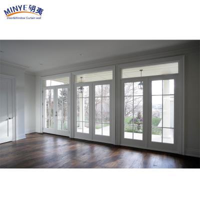 China Moderne tuin PVC en UPVC dubbele glazen toegangsdeur in natuurlijke houtkleur met materialen Te koop