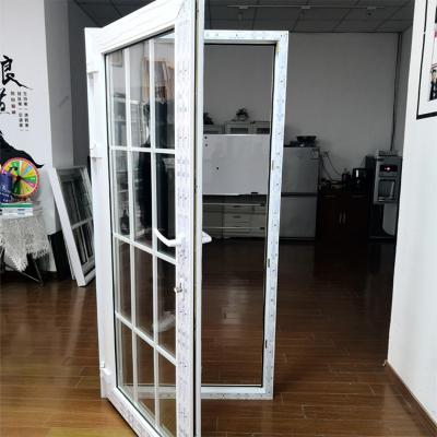 China Verhard glas met glijdend raam van PVC/PVC met decoratieve roosters en winddichte functie Te koop