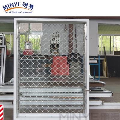 China Janela de alumínio com malha de ladrão personalizável e padrão de abertura horizontal à venda