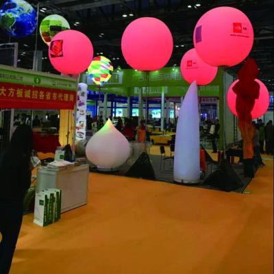 Cina Balone gonfiabile gigante personalizzato Pubblicità Illuminazione gonfiabile Balone di elio in PVC in vendita