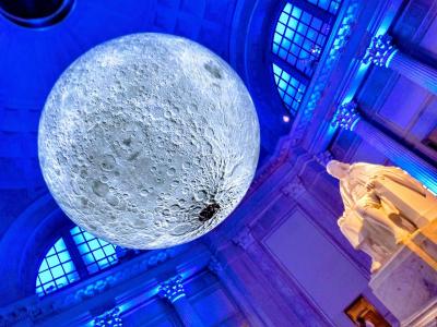 Cina Decorazione pubblicitaria gigante modello di luna gonfiabile grande pallone lunare gonfiabile con luce a led in vendita