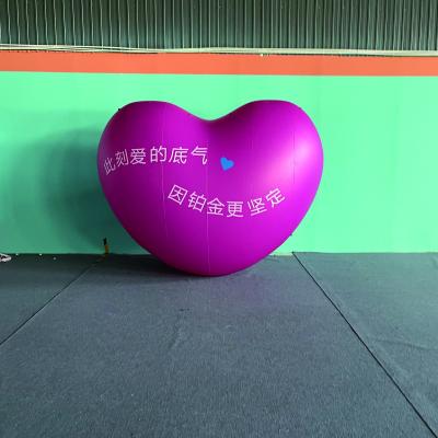 Cina DIGITAL PRINT in PVC personalizzato Decorazione per il giorno di San Valentino Cuore gonfiabile gigante rosso Cuore gonfiabile enorme in vendita