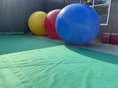 Cina 2.5m sfera gonfiabile in PVC personalizzata di grandezza OEM Entertainment in vendita