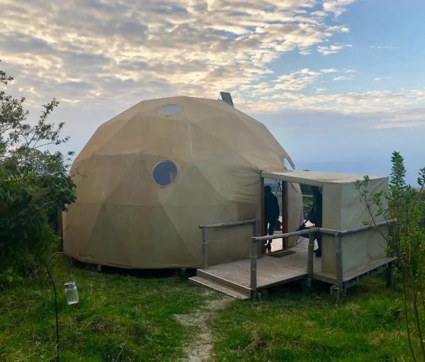 Quality Winter Outdoor Inflatable Dome Tent Large Geodesic Giant Igloo Tent for sale