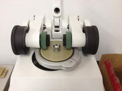 Cina Spazio regolabile girante 60~72r/min di velocità della macchina del tester di Pilling della ruota dell'abrasione fra le ruote 52.5mm in vendita