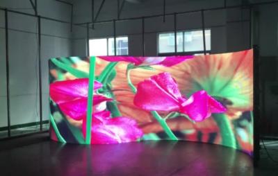 Cina La curva all'aperto dell'interno LED del fondo di fase dello schermo di P3.91 LED visualizza in vendita