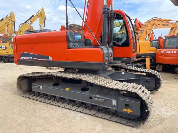 Quality Used DOOSAN DX225LC-9 Crawler Excavator with Low Hours Worked, Good Engine Transmissions Hydraulics Tracks, and No Oil Leaking for sale