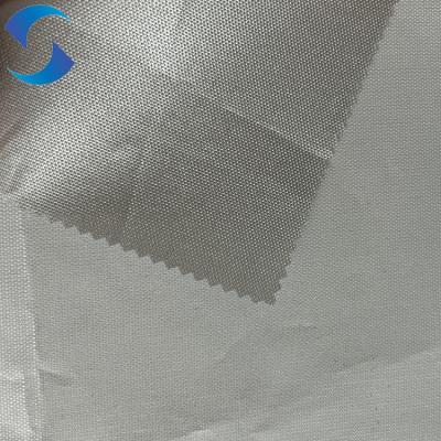 Chine Tissu de tente en polyester léger avec tolérance personnalisée avec revêtement argenté pour imperméable à vendre