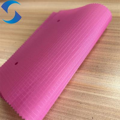China 190T Taffeta Fabric 0.3CM Ripstop Soft And Resilient Polyester for sale