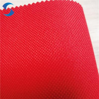Chine Tissu en PVC revêtu de polyester à haute résistance à l'usure 100 Tissu tricoté 600D Tissu d'Oxford pour équipement de camping en plein air à vendre