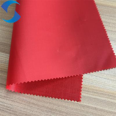 Cina 259 grammi resistenti alle lacrime Rosso 210D 100 tessuto di poliestere Oxford per esterni in vendita