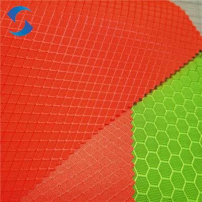 Cina 148gm Diamond Honeycomb Pattern Outdoor 100 Polyester Oxford Tessuto Per Borsa in vendita