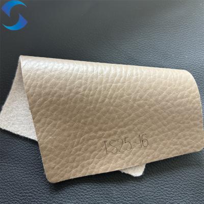 Cina Tessuto di pelle artificiale in PVC morbido o duro per la mano impermeabile per il sedile dell'auto in vendita